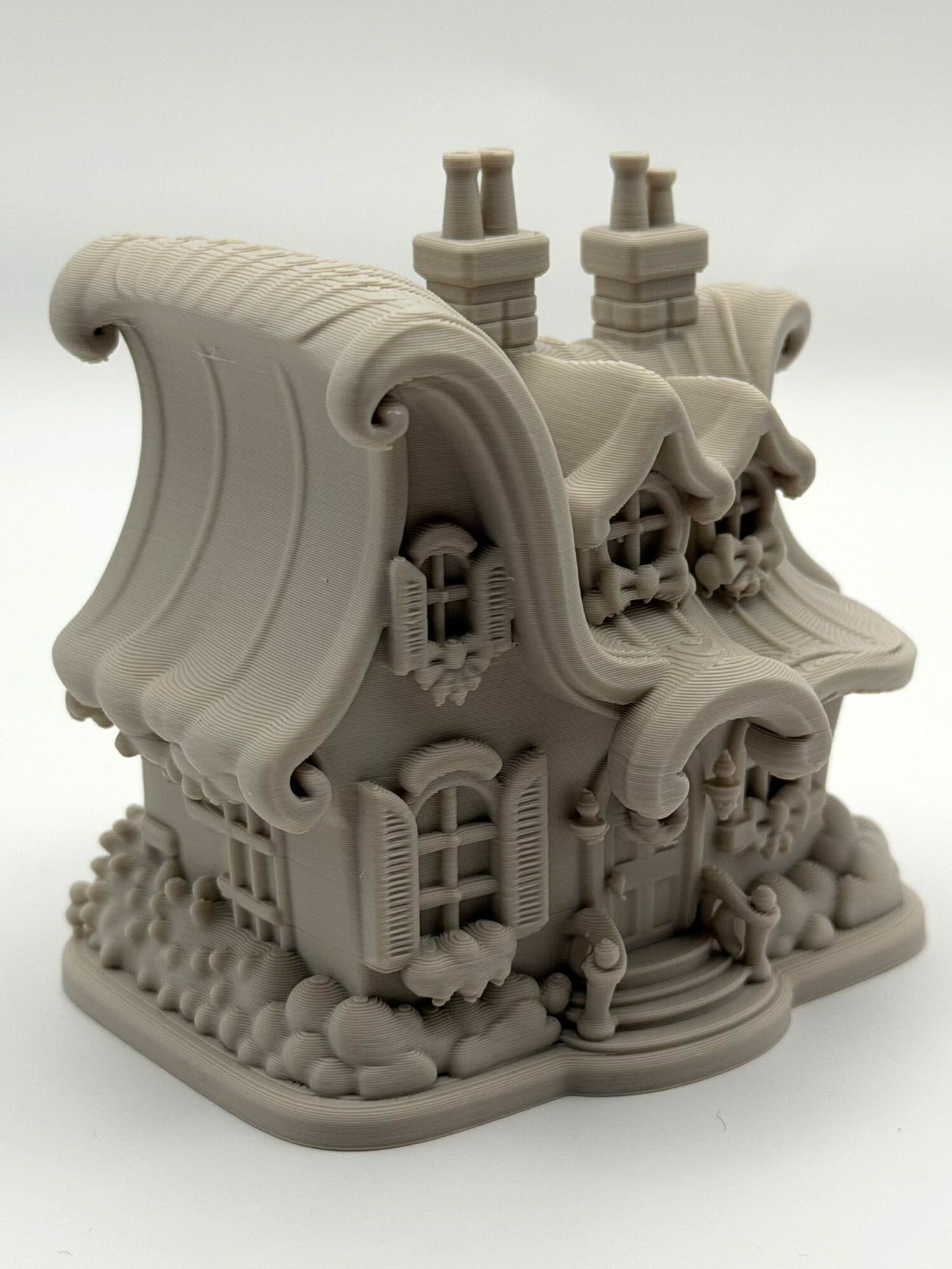 Игрушка гномий домик 8х6см