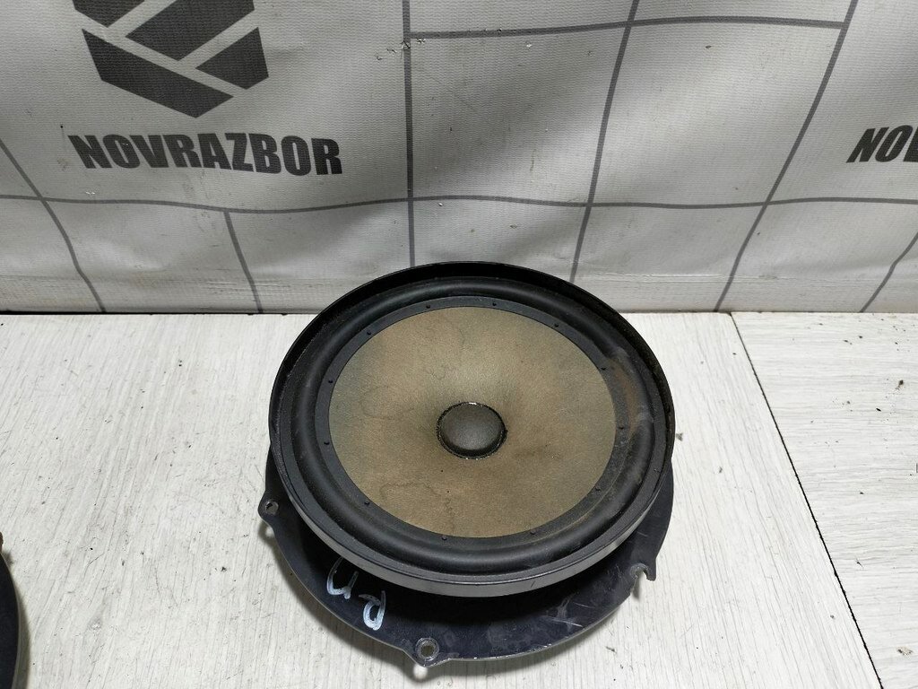 Динамик Skoda Yeti 2009-2018