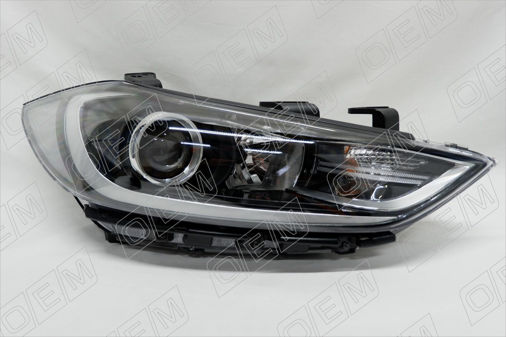 Фара правая Hyundai Elantra 6 AD год с 2016 по 2018, Хендай Элантра, 92102F2000.(Правая)