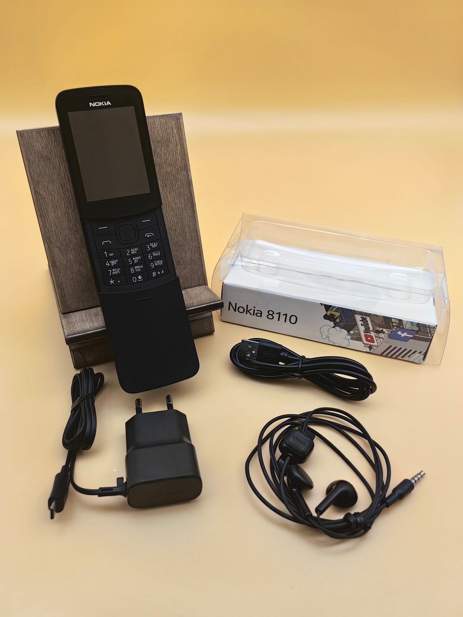 Мобильный кнопочный телефон слайдер Nokia 8110 4G, Черный