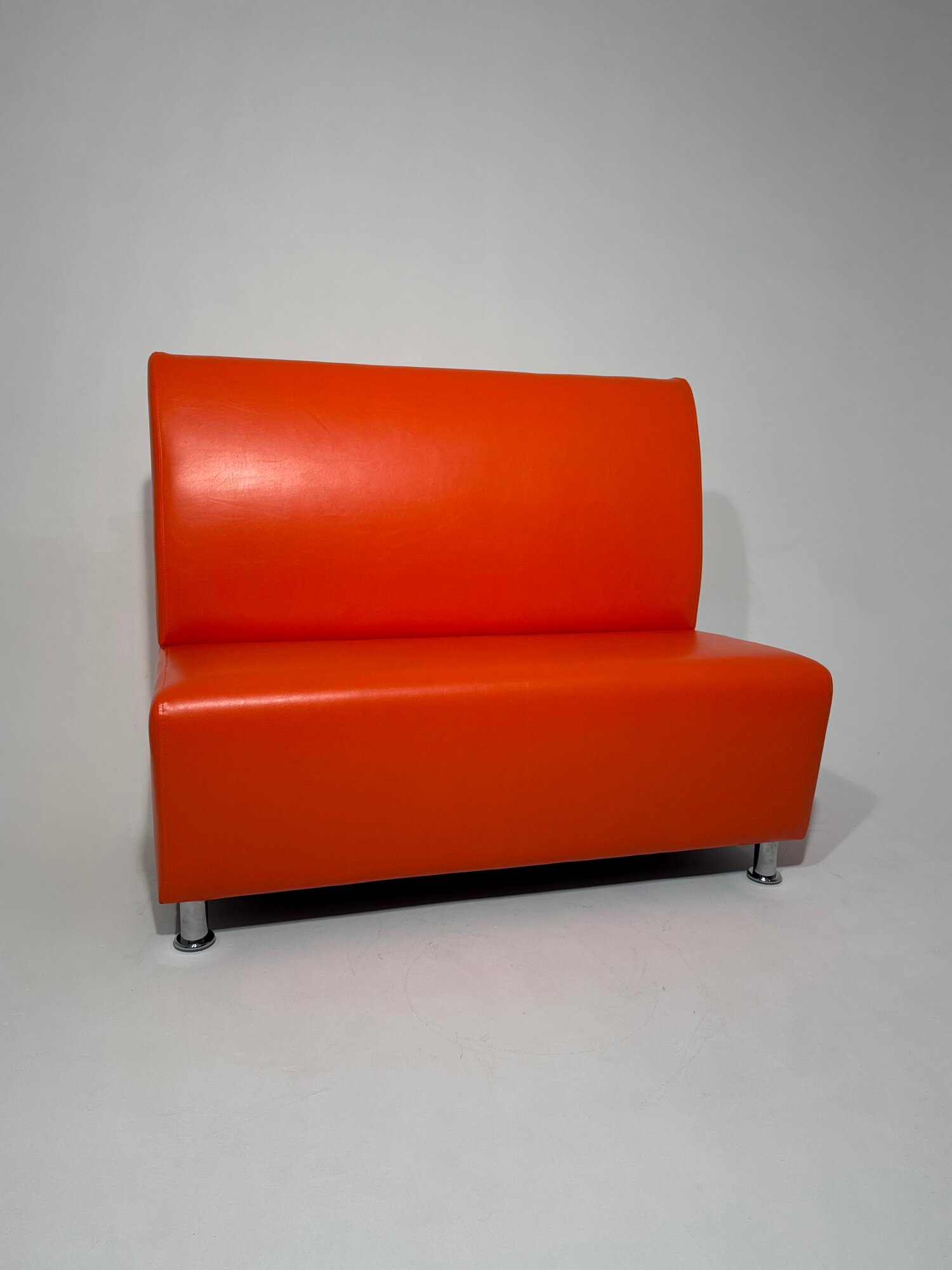 Диван офисный Вегас, механизм Нераскладной, 120х67х100 см, оранжевый