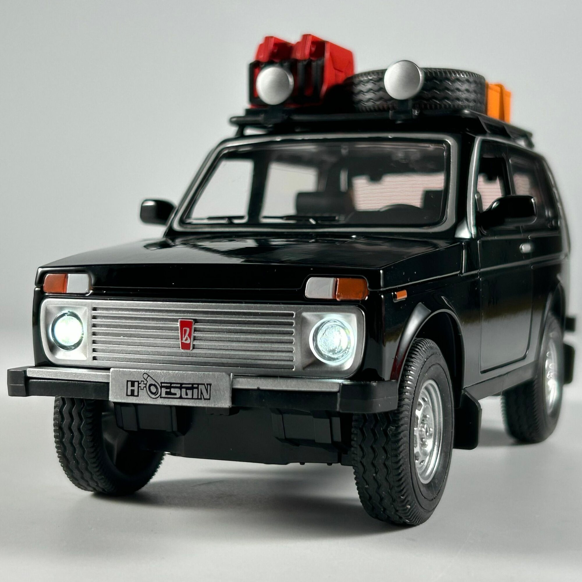 Модель автомобиля лада нива Внедорожная версия,1:24 LADA NIVA WILD VERSION Off Road, Модель из сплава, Детские игрушки для автомобилей, Со звуком и светом