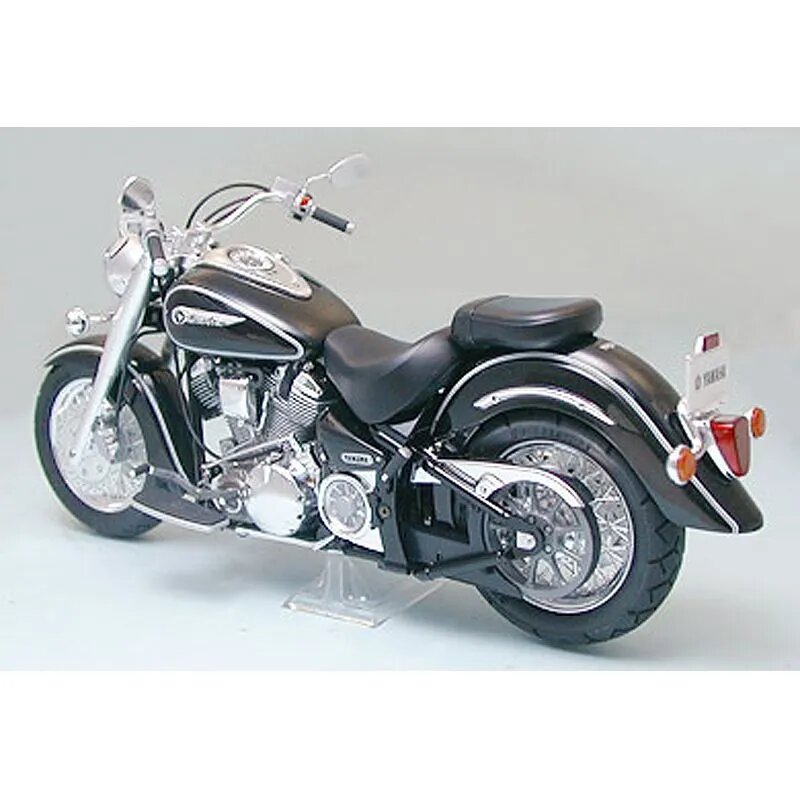 Сборная модель мотоцикла Tamiya 1:12 Yamaha XV1600 RoadStar Motorcycle model kit, пластиковая, для сборки и покраски — фото 1