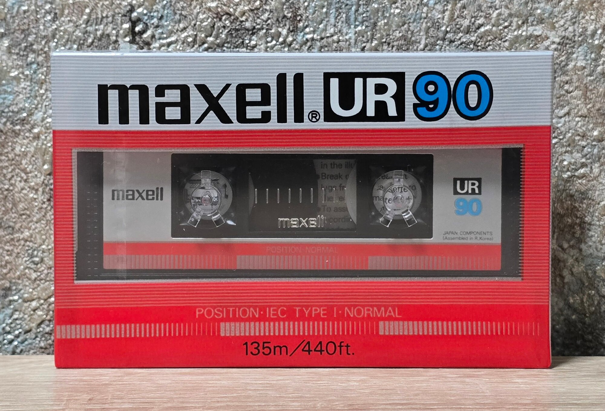 Аудиокассета MAXELL UR красная