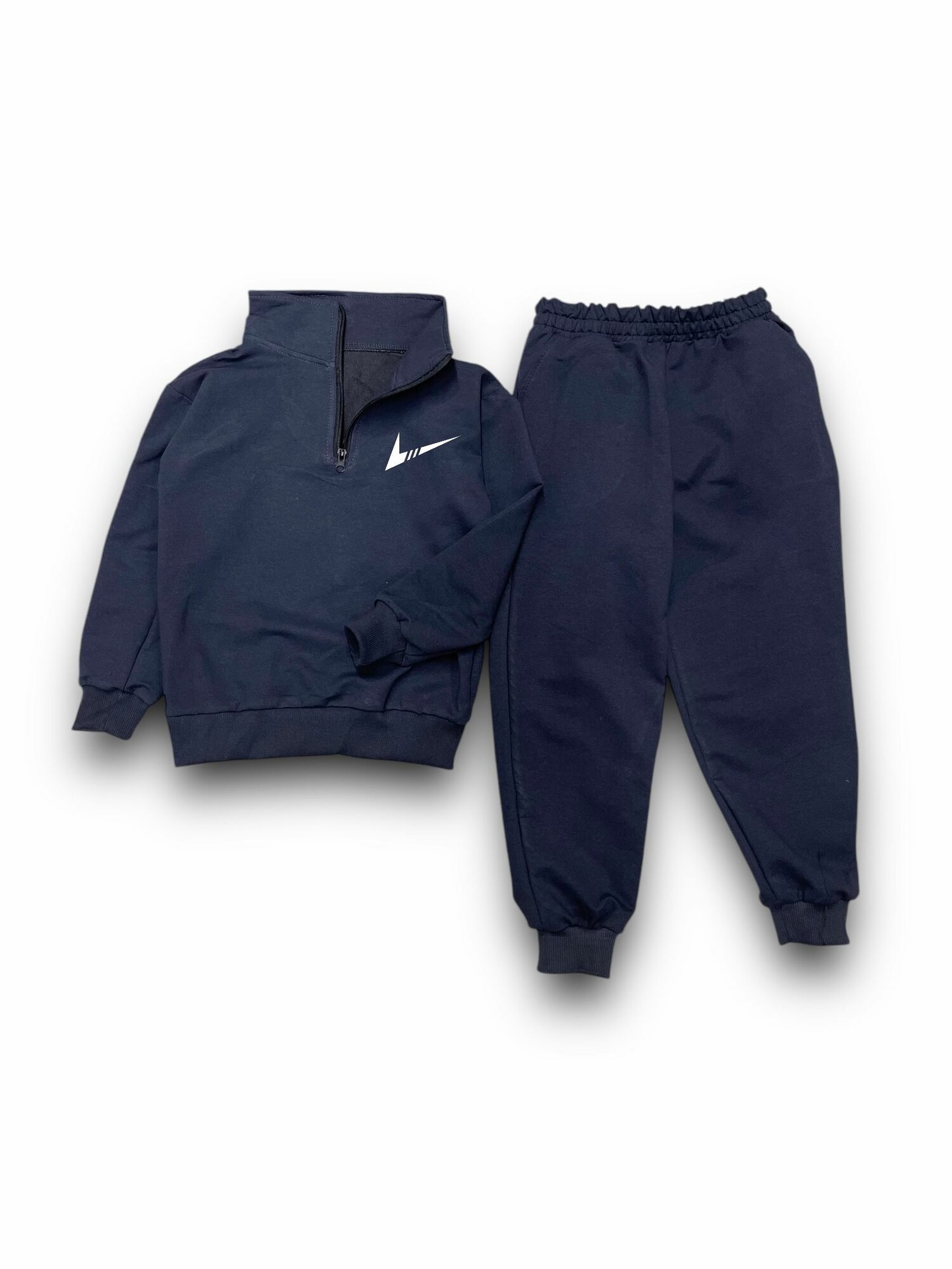 Костюм спортивный