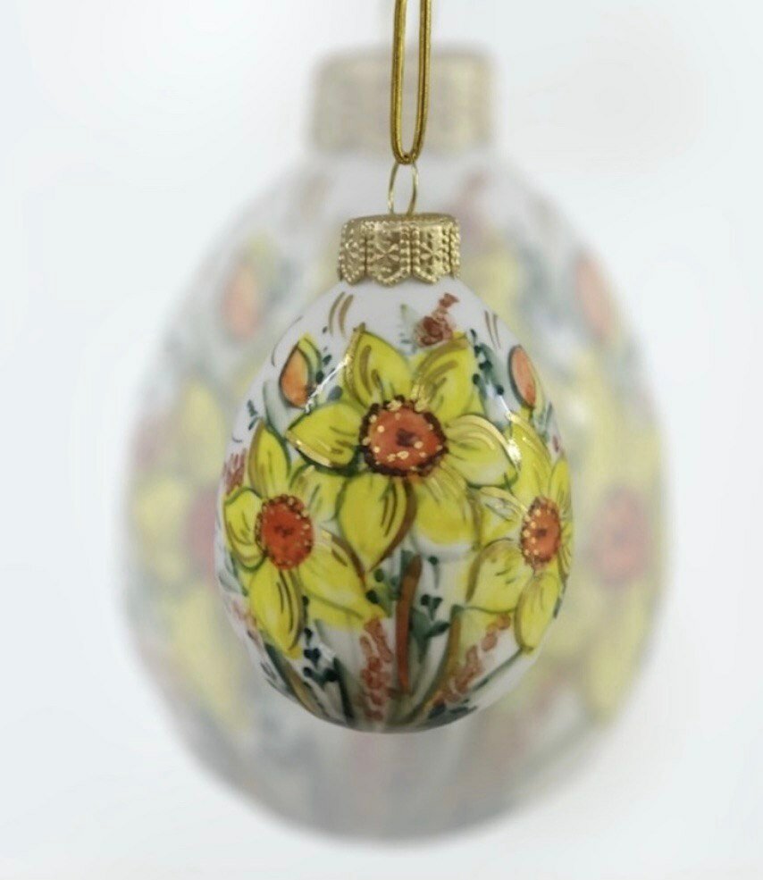 Пасхальное украшение "Яйцо на ножке нарцисс". Коллекция Пасха. Фарфоровая игрушка от Лефортовского фарфора