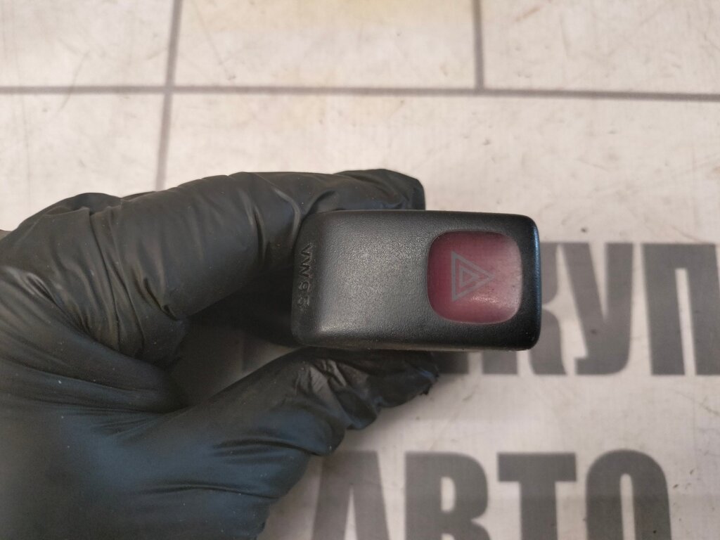Кнопка аварийной сигнализации VW Golf 2 Jetta 2 83-92