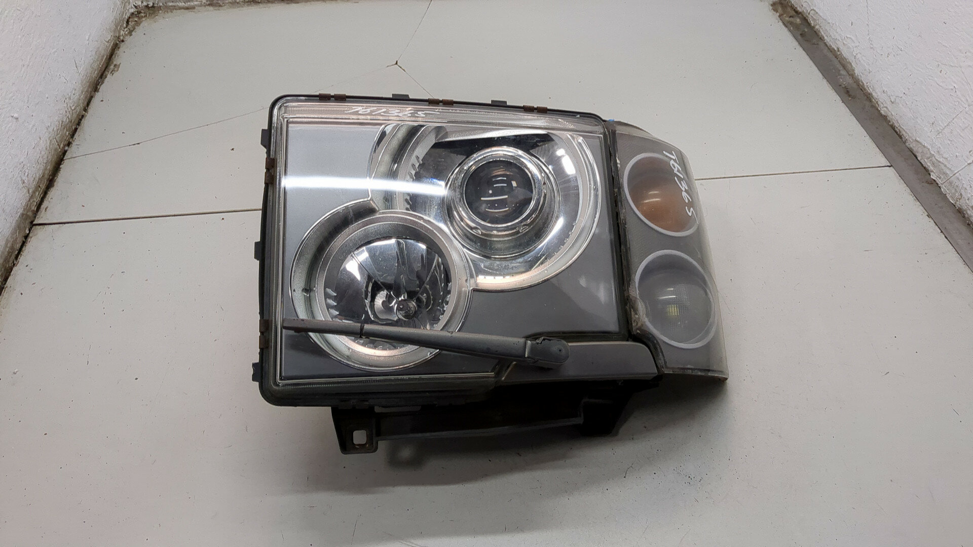 Фара (передняя) левая Land Rover Range Rover 3 (LM) Б/У