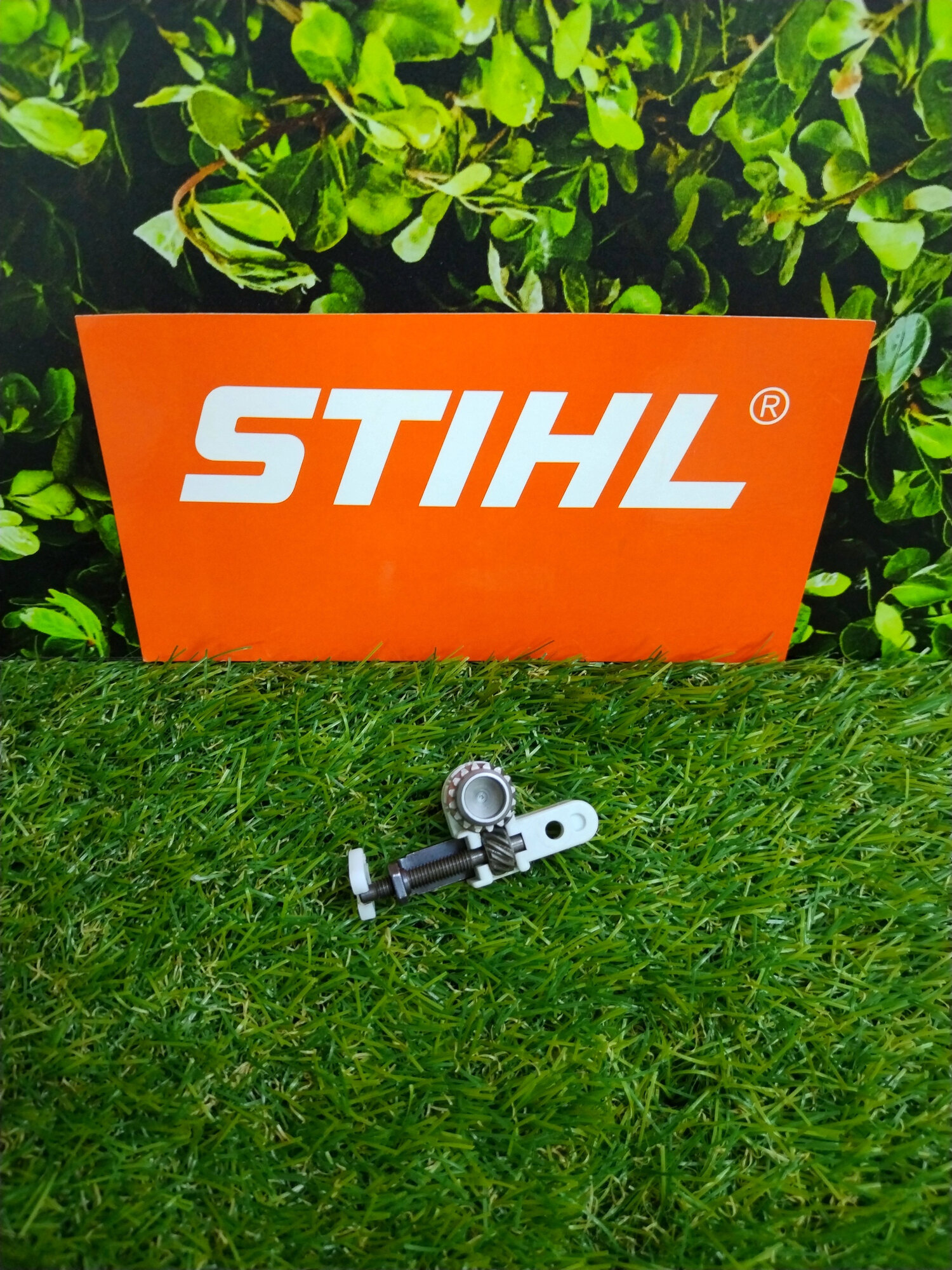 Натяжитель цепи на бензопилы STIHL МS 180 1123-007-1000
