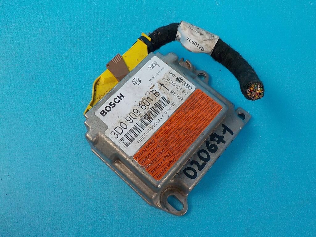 Блок SRS VOLKSWAGEN Touareg 1 (7L) 2002-2010 3D0909601B - Б/У