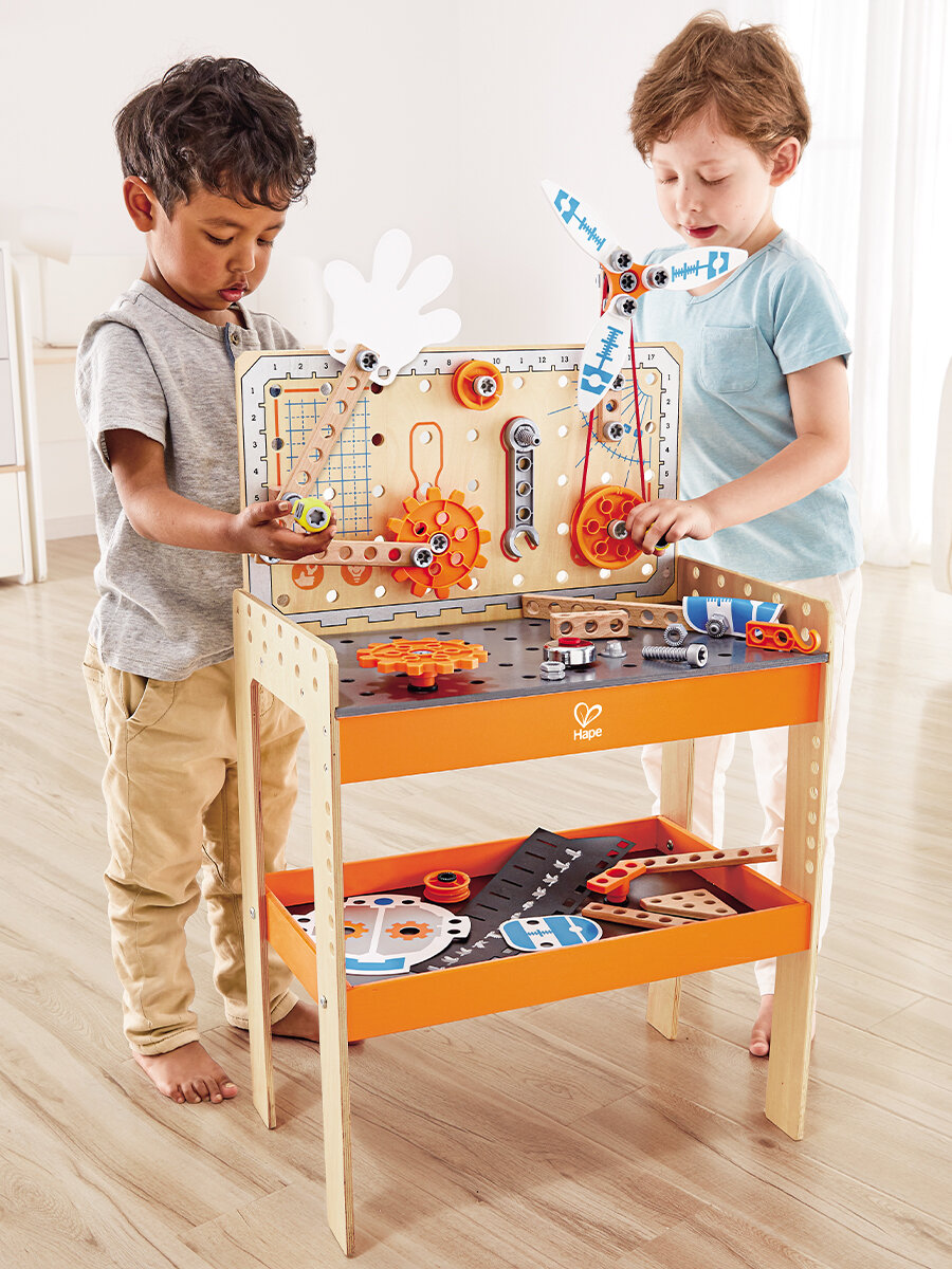 Игровой конструктор-набор с инструментами Hape Научный Верстак E3027_HP
