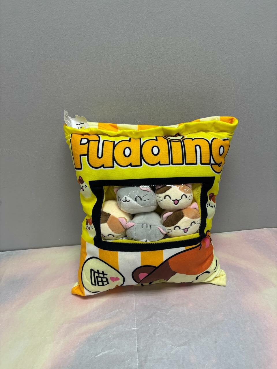 Плюшевая игрушка - подушка "Коты - пудинг" с маленькими игрушками внутри