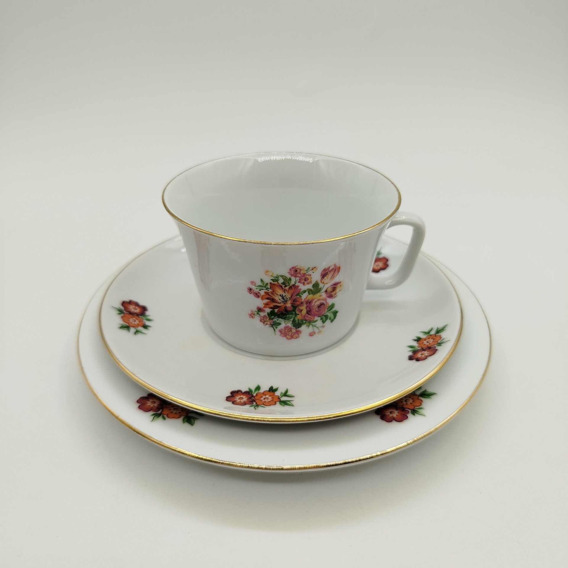 Чайная тройка с цветочным декором, фарфор, деколь, золочение, Thun (Тун)