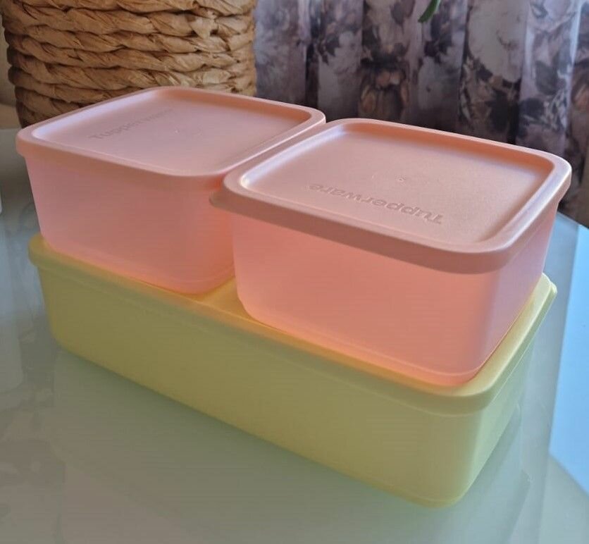 Контейнеры "Кубикс" : 1.4л - 1шт. салатовый и 650мл розовые -2 шт Tupperware