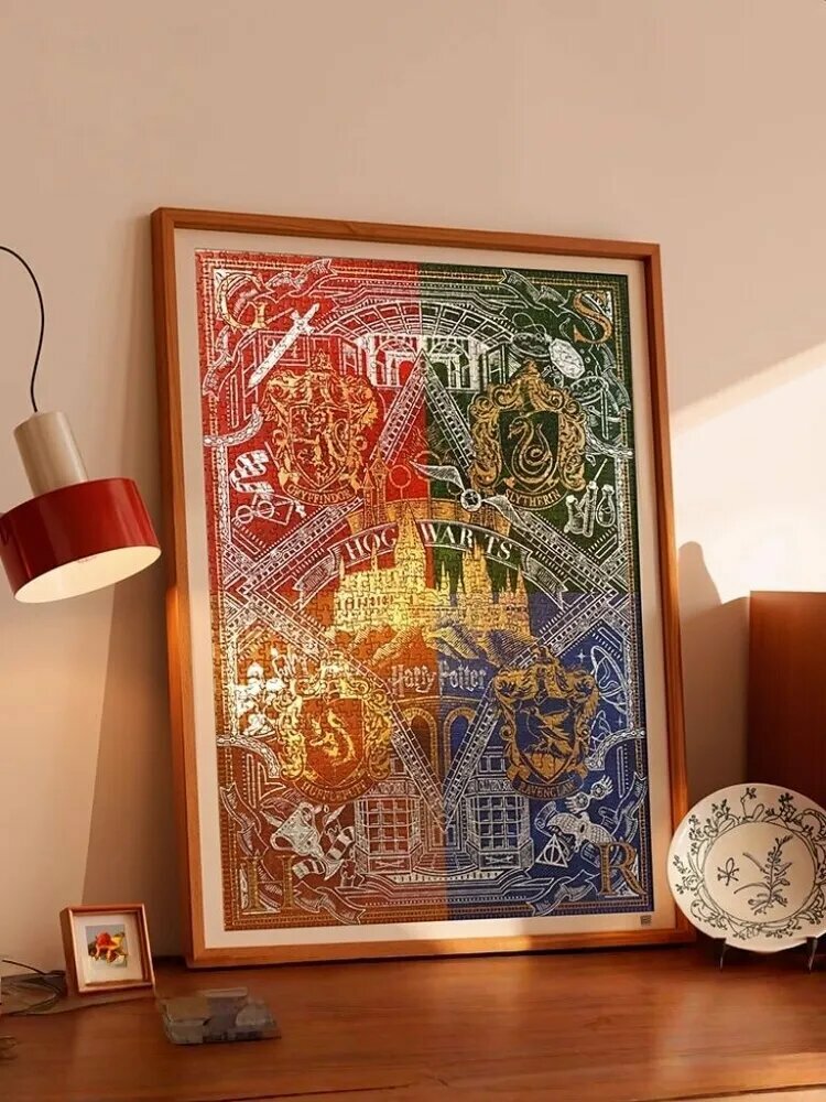 Гарри Поттер: Пазл 1000 элементов - Четыре Факультета с Золотым Тиснением