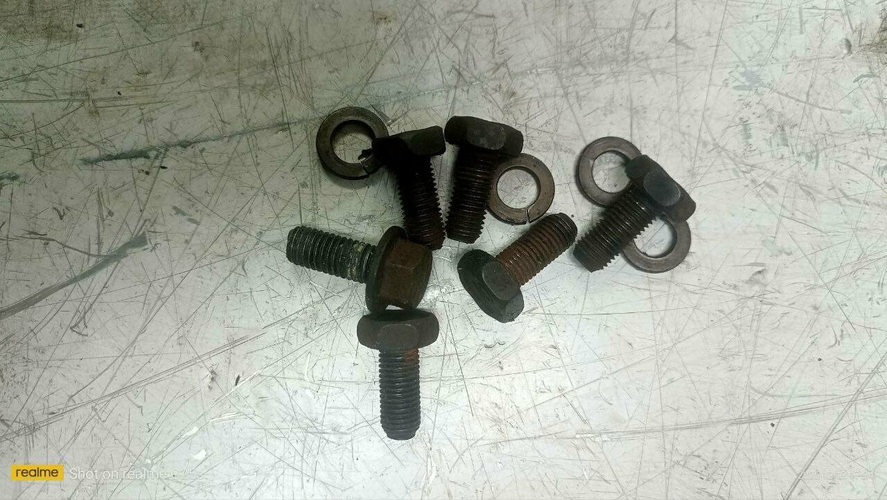 Болт корзины сцепления Mazda