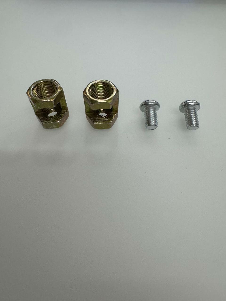 Муфта соединительная с резьбой М10х1 на М6х1, 2 шт. с болтом М6, 2 шт.