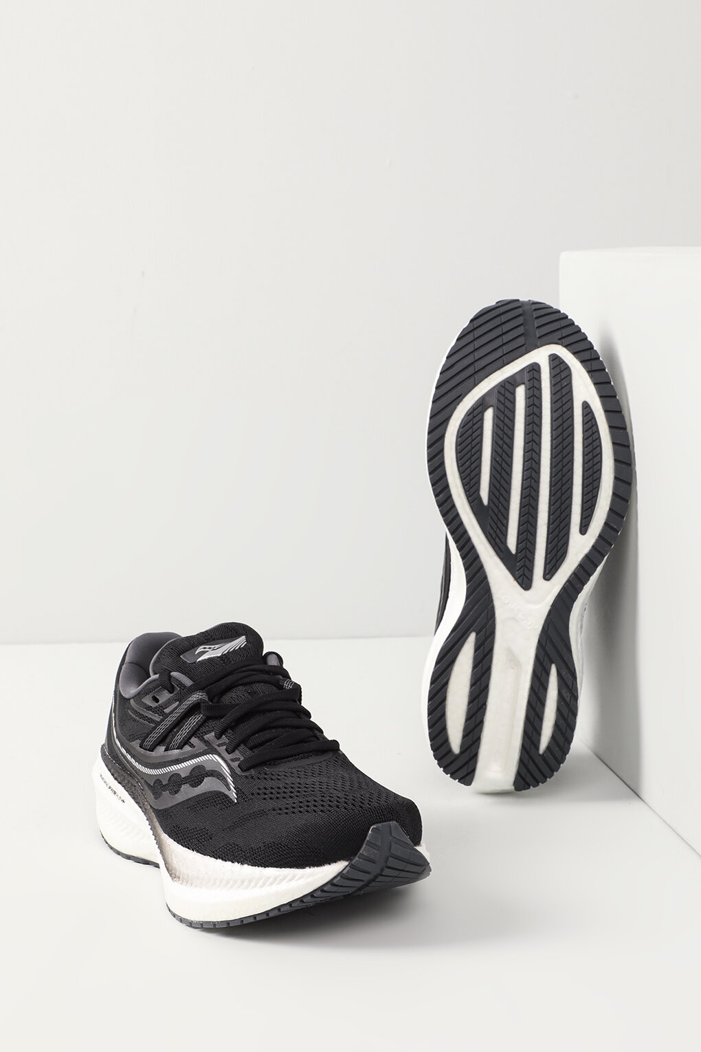 Кроссовки saucony, размер 10, черный, белый — фото 1
