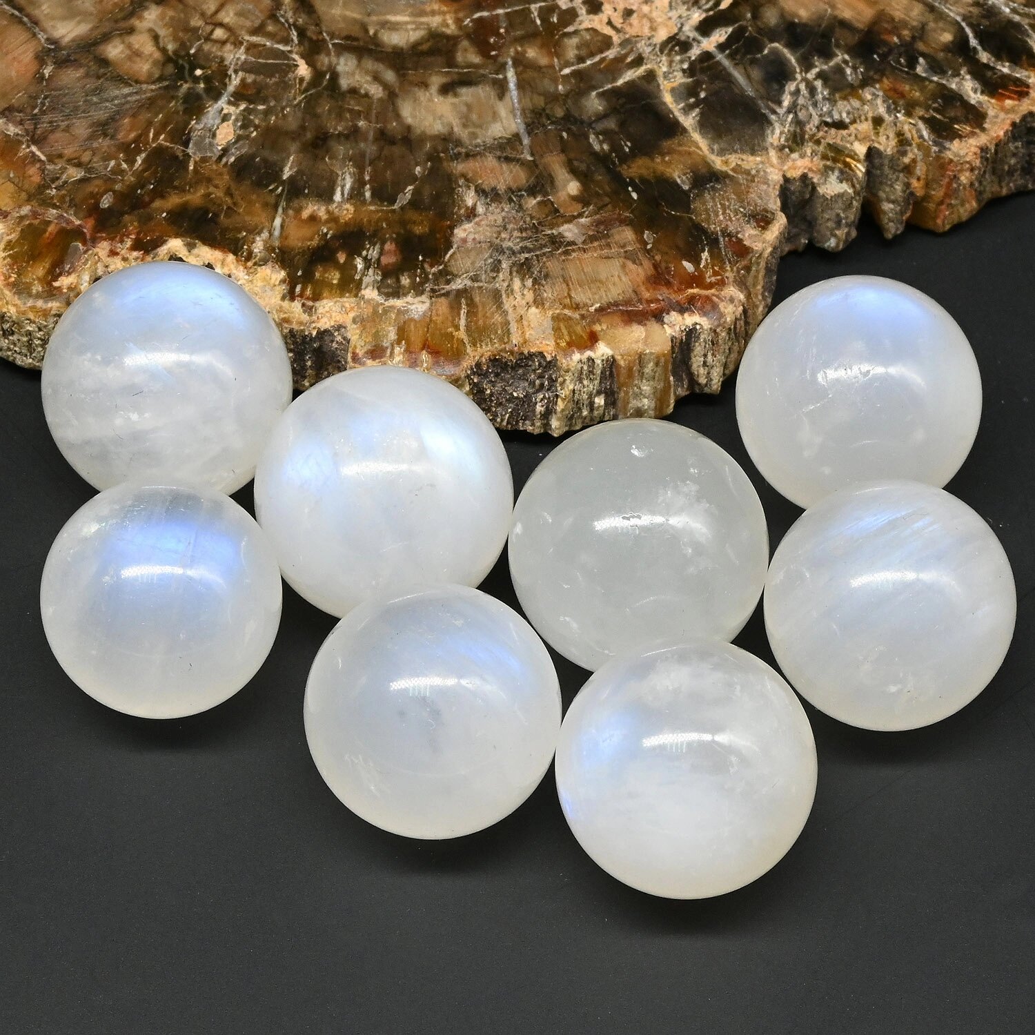 Шар из лунного камня, (адуляр) диаметр 19-20мм .