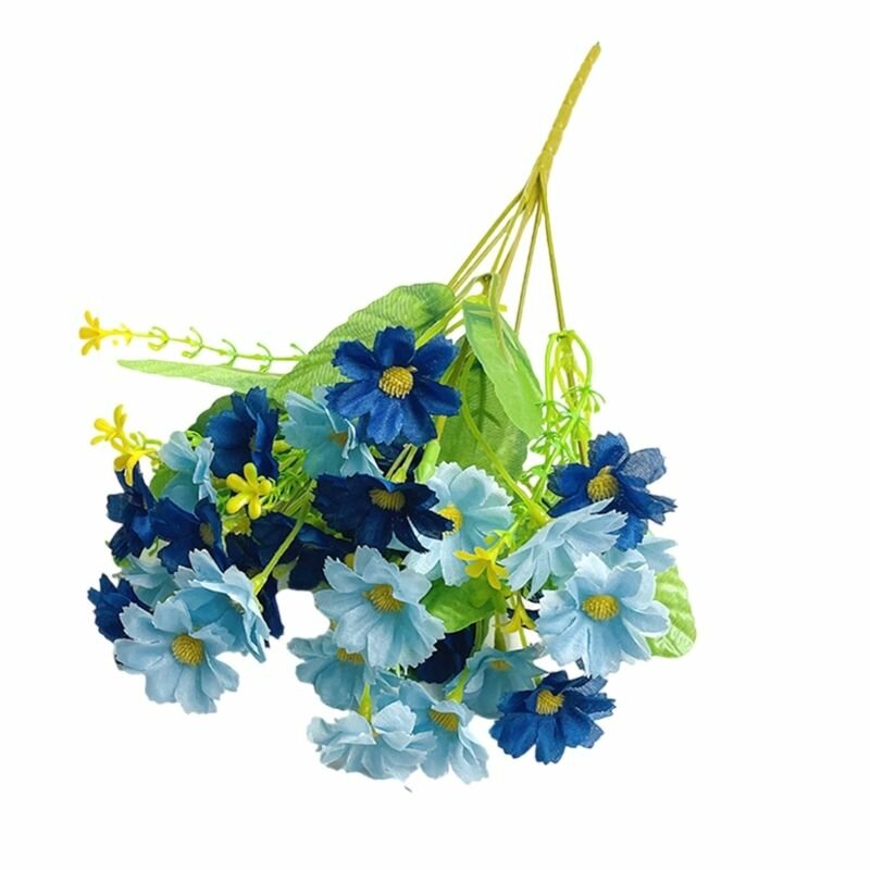 Имитационный букет из 28 маленьких ромашек-махровый синий