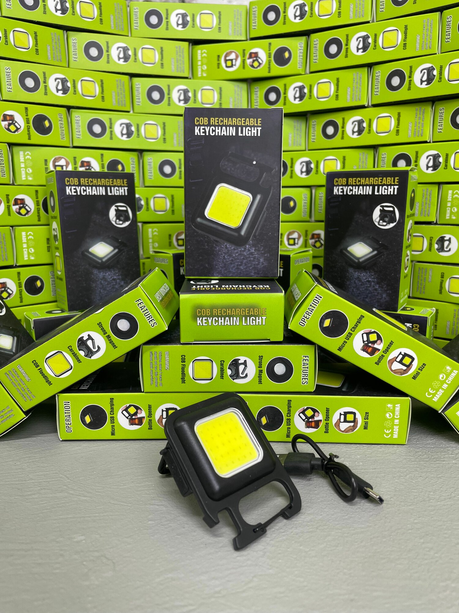 Фонарик-карманный аккумуляторный с карабином и на магните