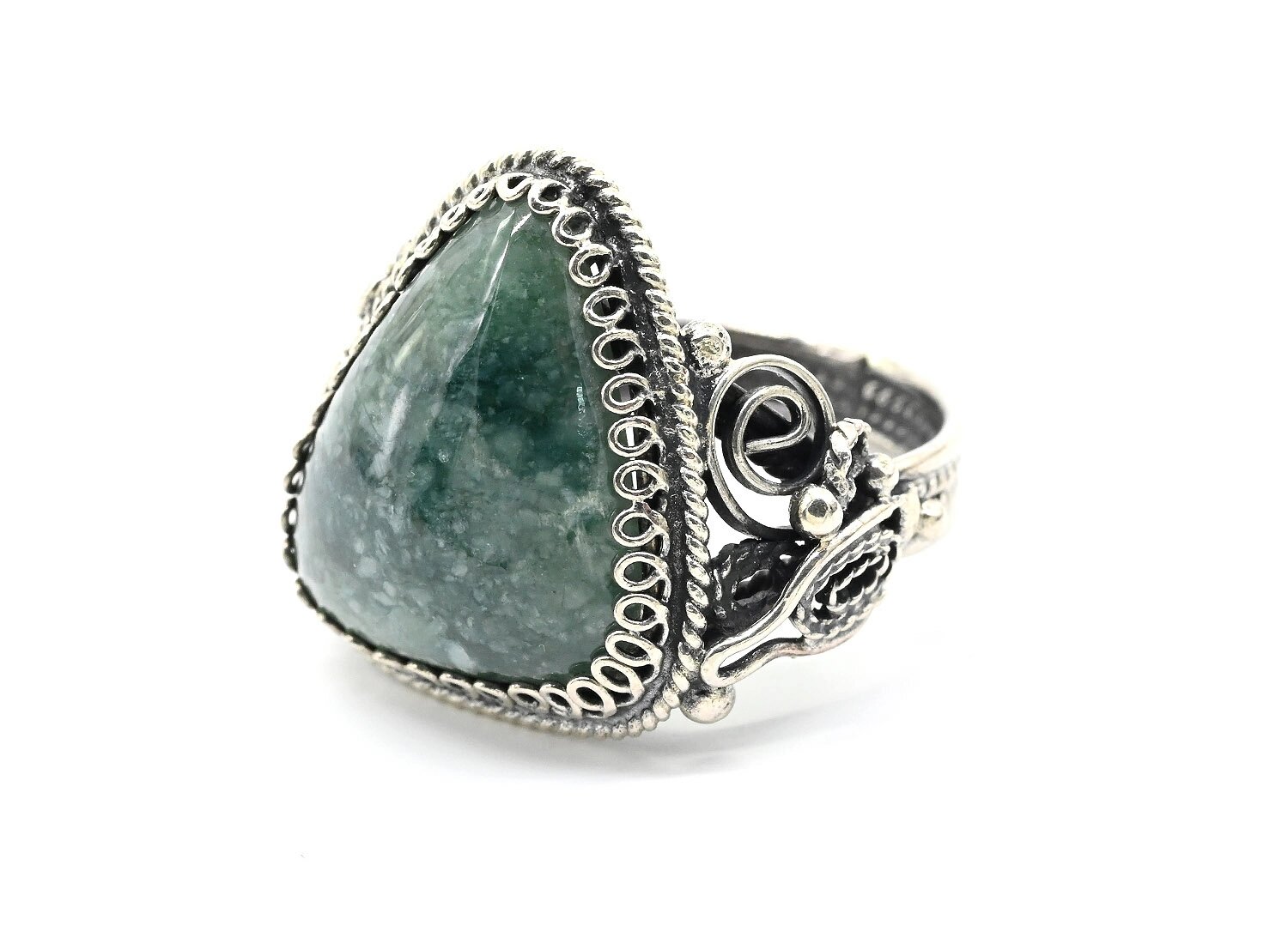 Кольцо, жадеит