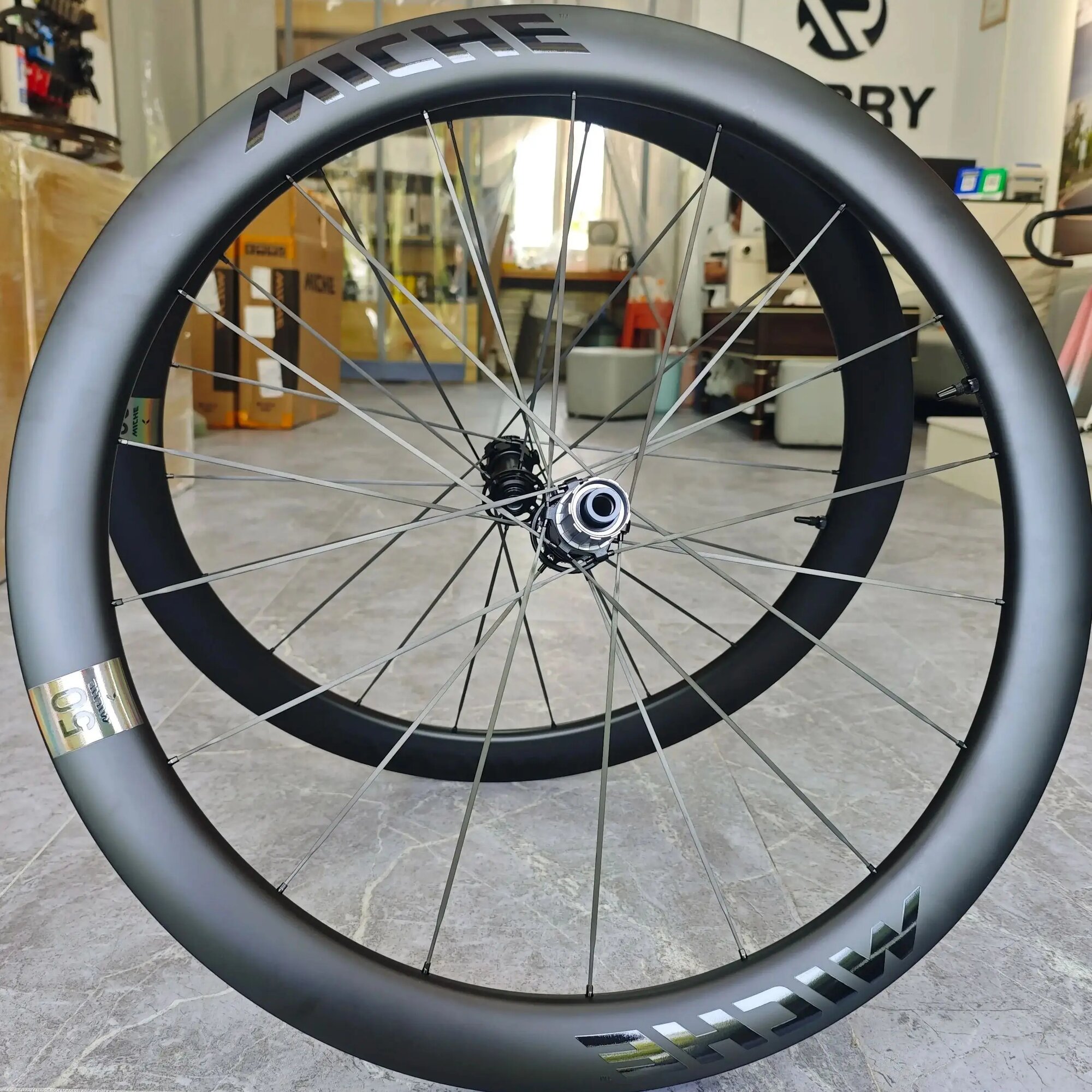 Италия MICHE Дисковые тормоза Карбоновые колеса VONOA Карбоновые спицы с центральным замком Колеса для шоссейного велосипеда 1370 г комплекта колес для шоссейных гонок HG Hub