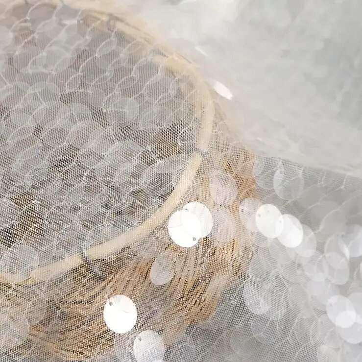 Прозрачная сетчатая ткань с пайетками 15 мм, полиэстер, 2 м