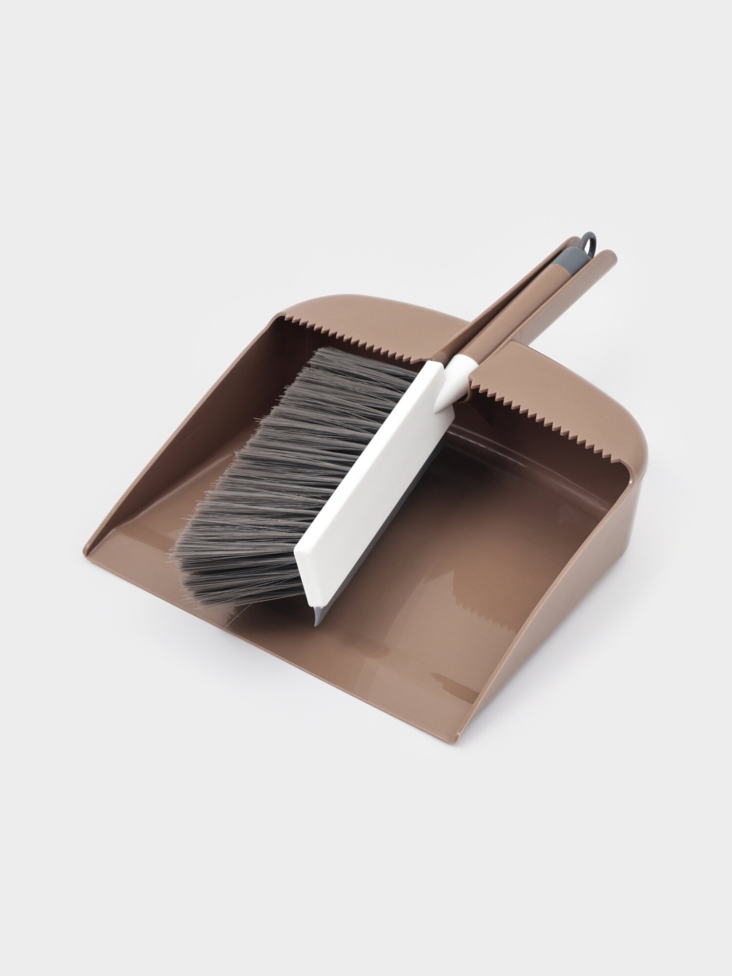 Набор для уборки: совок в комплекте с щёткой и встроенным водосгоном«Порядок», 34×24×9 см, микс