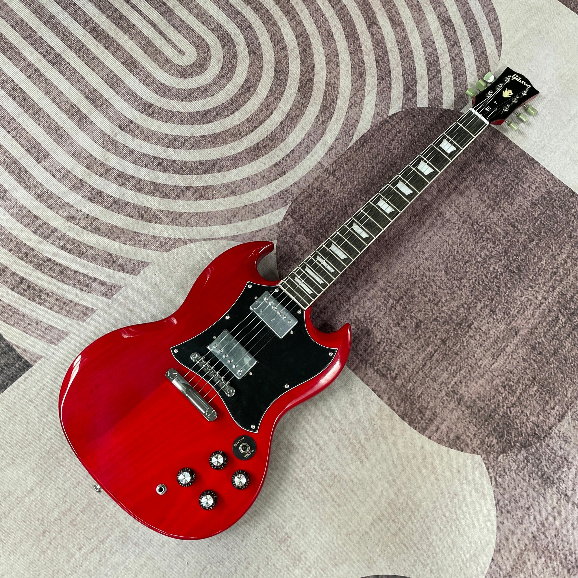 Электрогитара SG Электрическая гитара той же модели 6-струнная, корпус Махагони