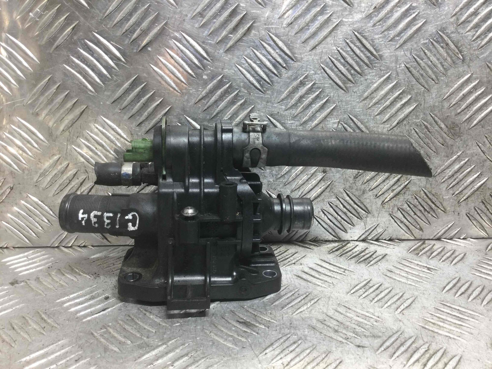 Б/У Корпус термостата Ford Focus 2 поколение (2005-2008) 2007 г.