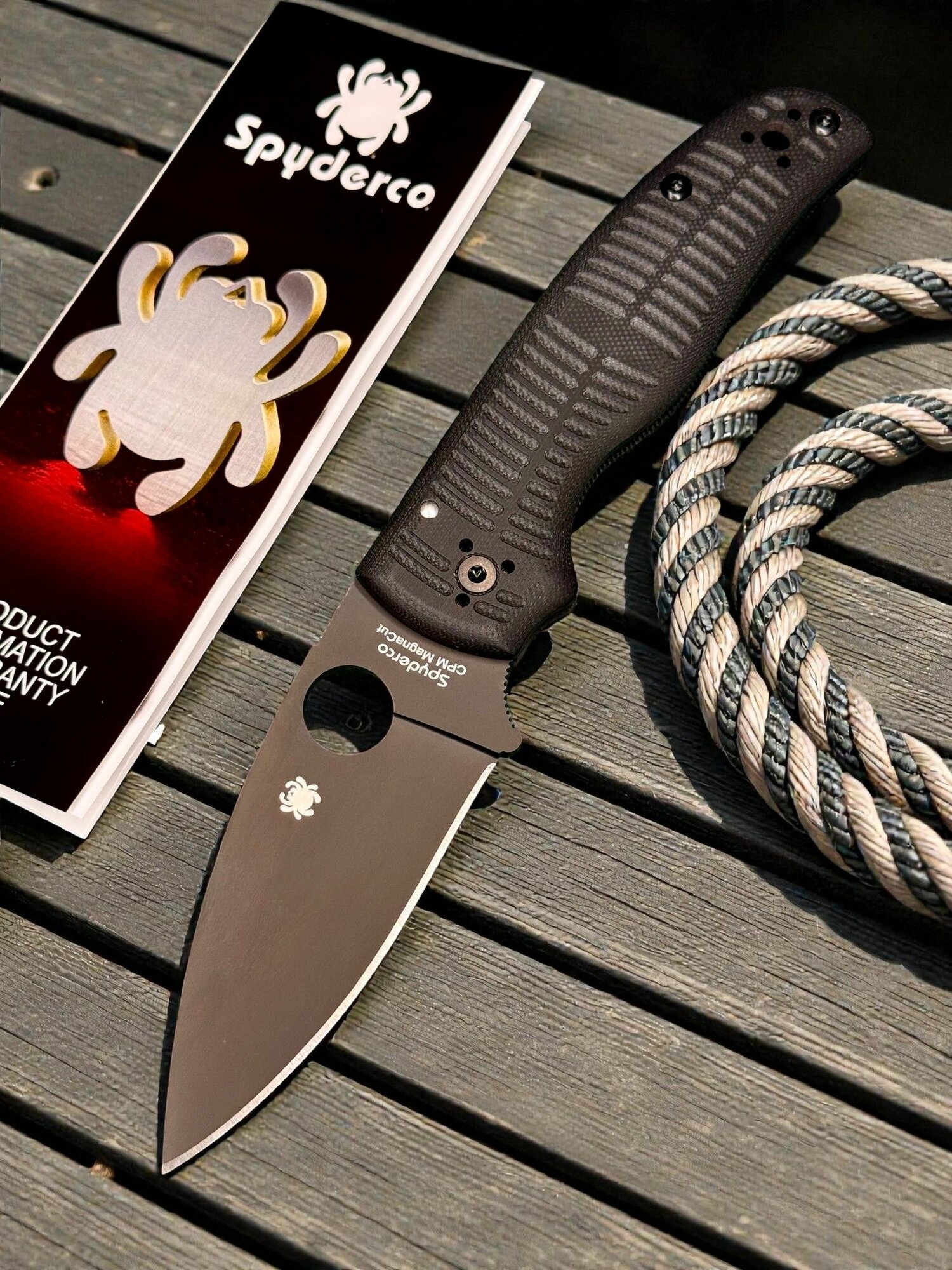 Нож складной Spyderco SC229GMCBKP Shaman Salt, Black MagnaCut Blade, Black Handle