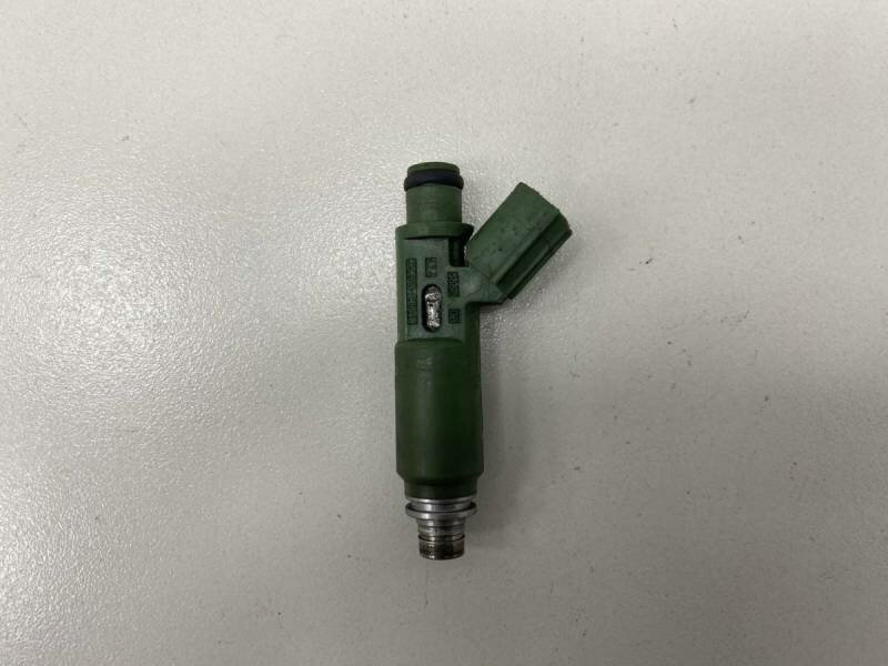 Форсунка инжекторная электрическая Toyota Corolla E120 2001-2007 кат.номер: 2325022040