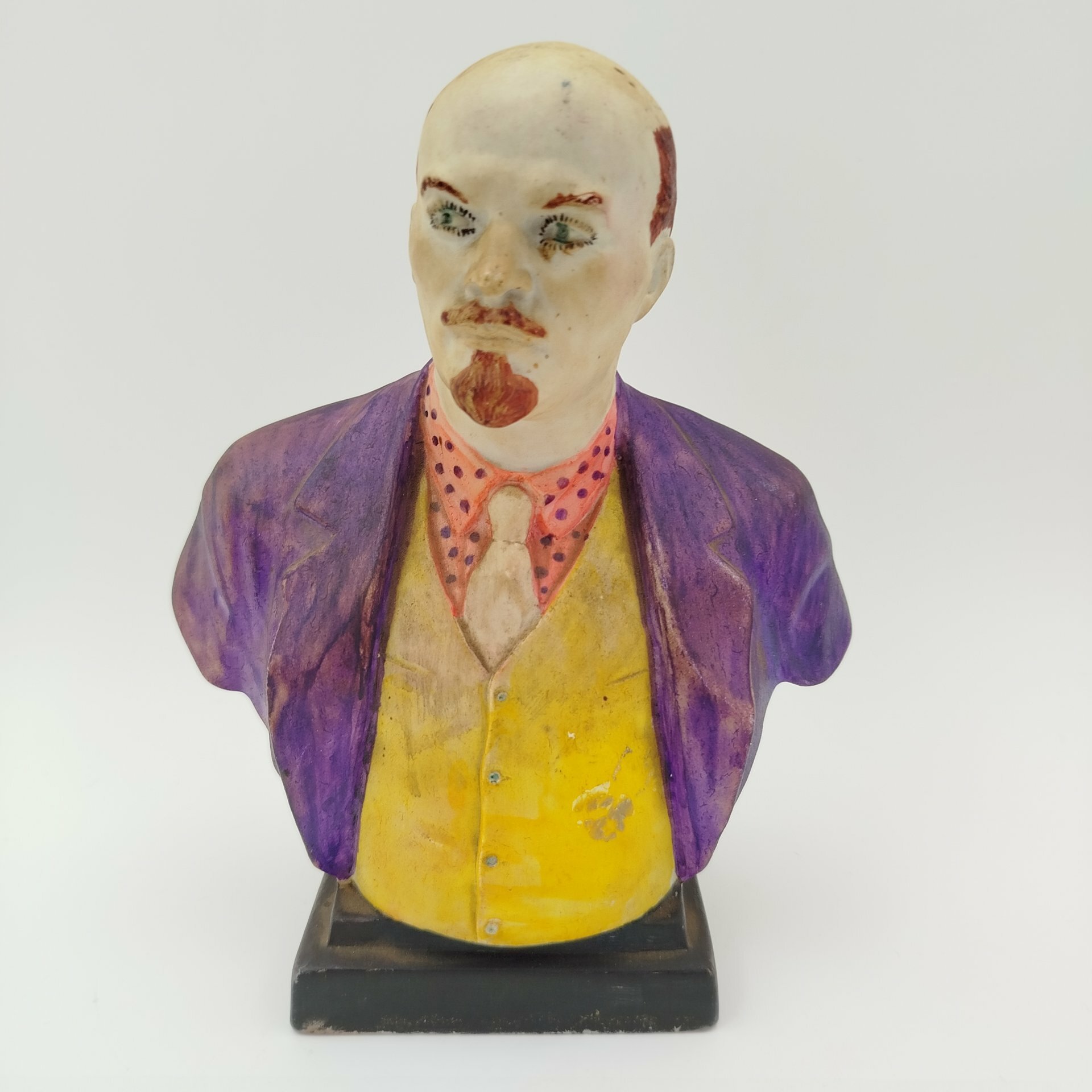 Статуэтка "Бюст В. И. Ленина", автор формы Ингал Боголюбов, бисквит