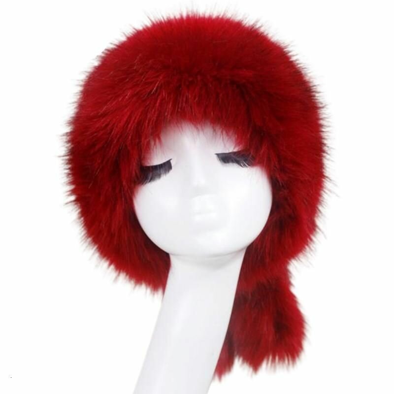 Шапка-ушанка женская зимняя теплая, хвост винно - красного цвета