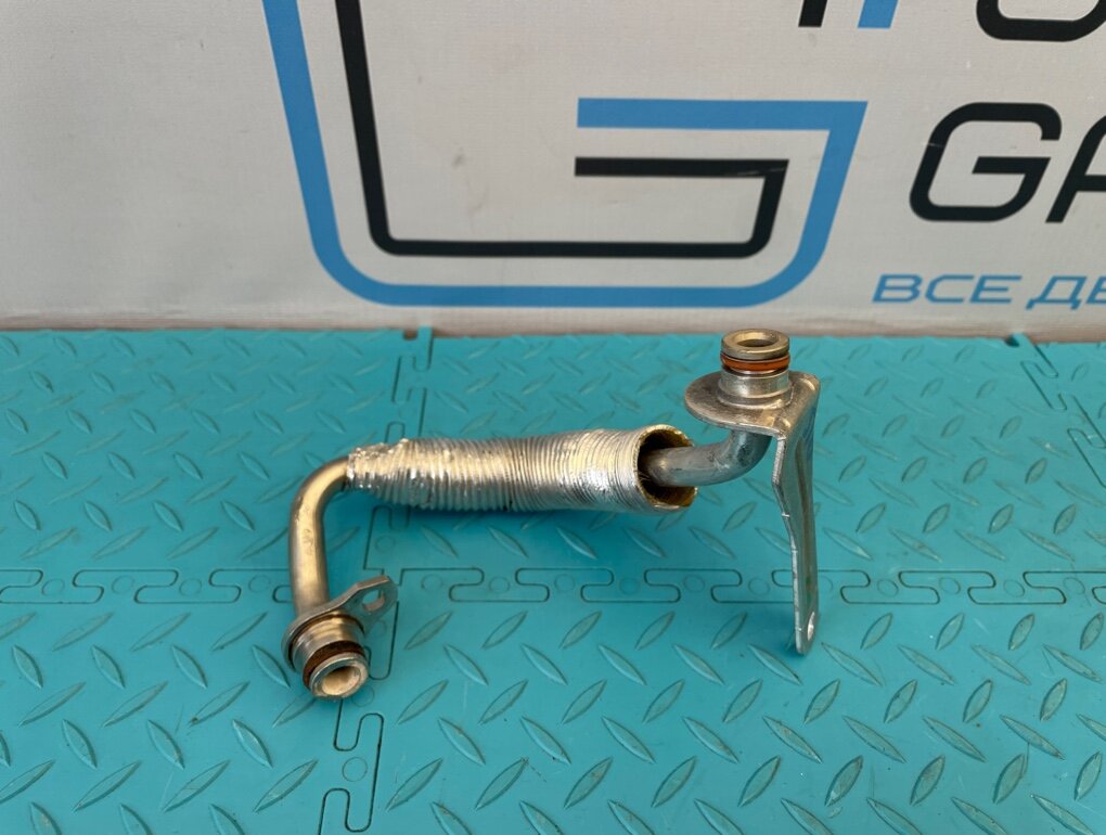 Патрубок охлаждения BMW 4-Series 2014 F32 N20B20B 2.0 OEM 11537588935