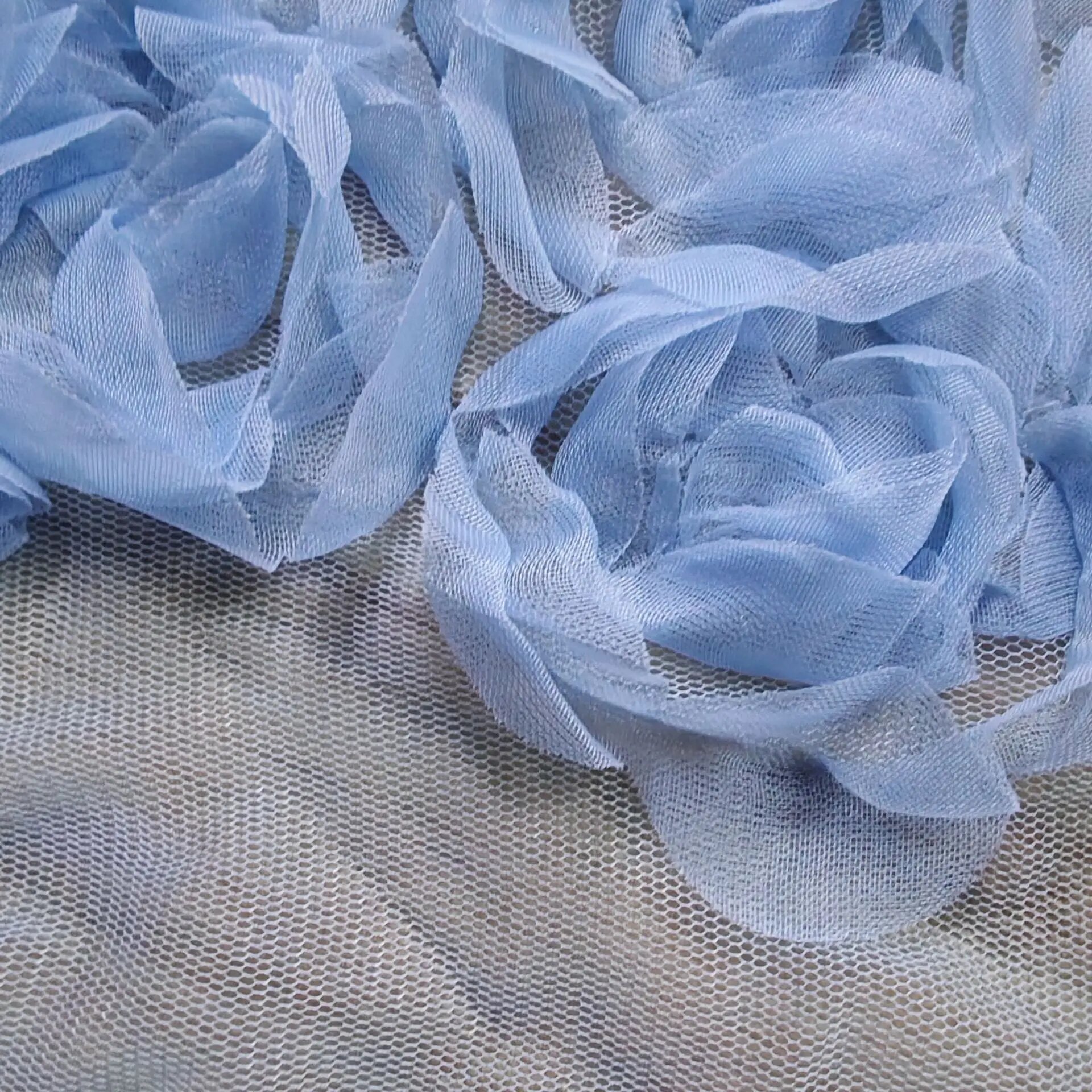 Лисвеик тюлевая сетчатая ткань с 3D вышивкой розы 100% полиэстер lake blue