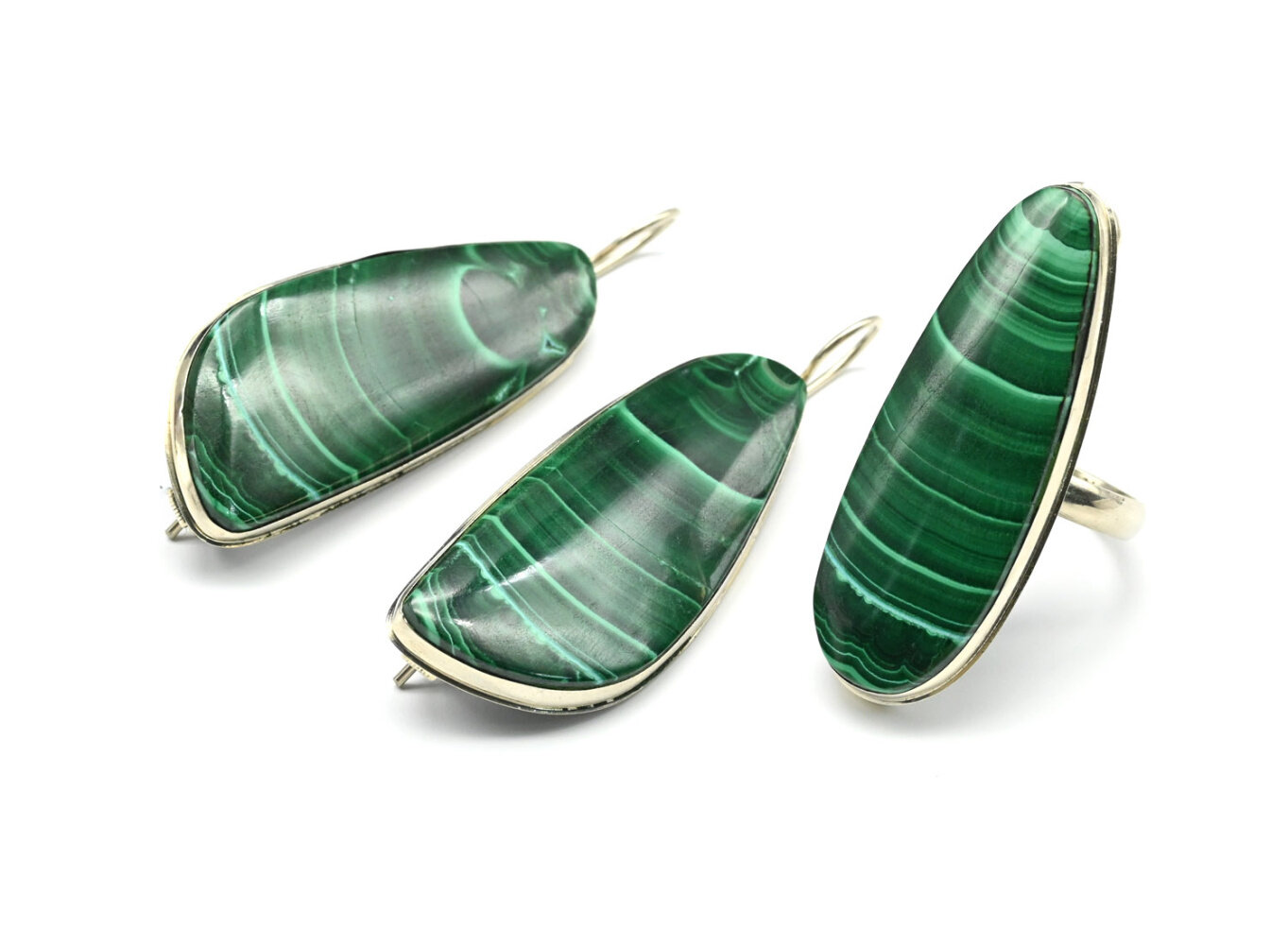 Комплект бижутерии: серьги, кольцо, малахит