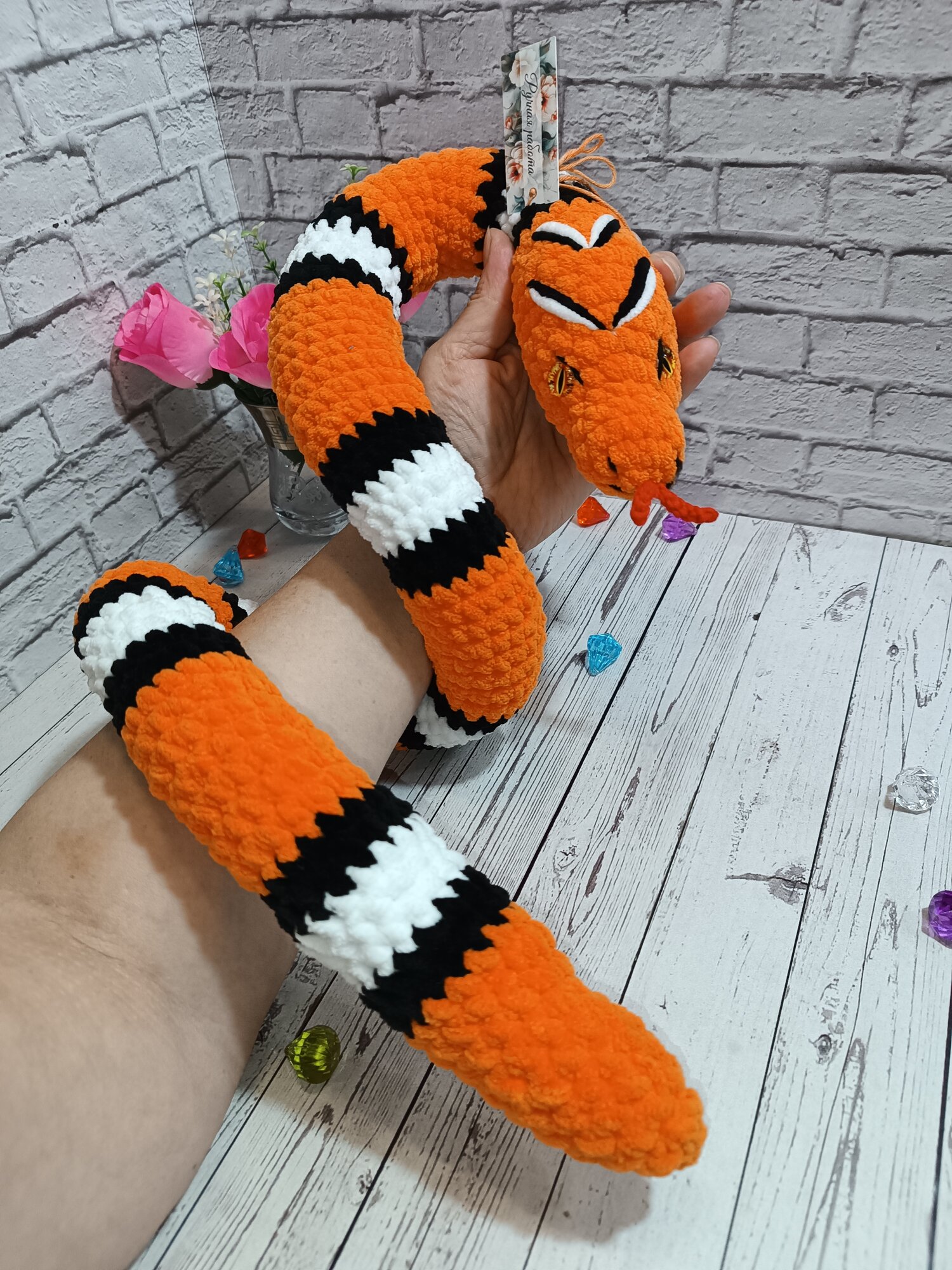 Змея гремучая-погремушка оранжевая 1 метр.