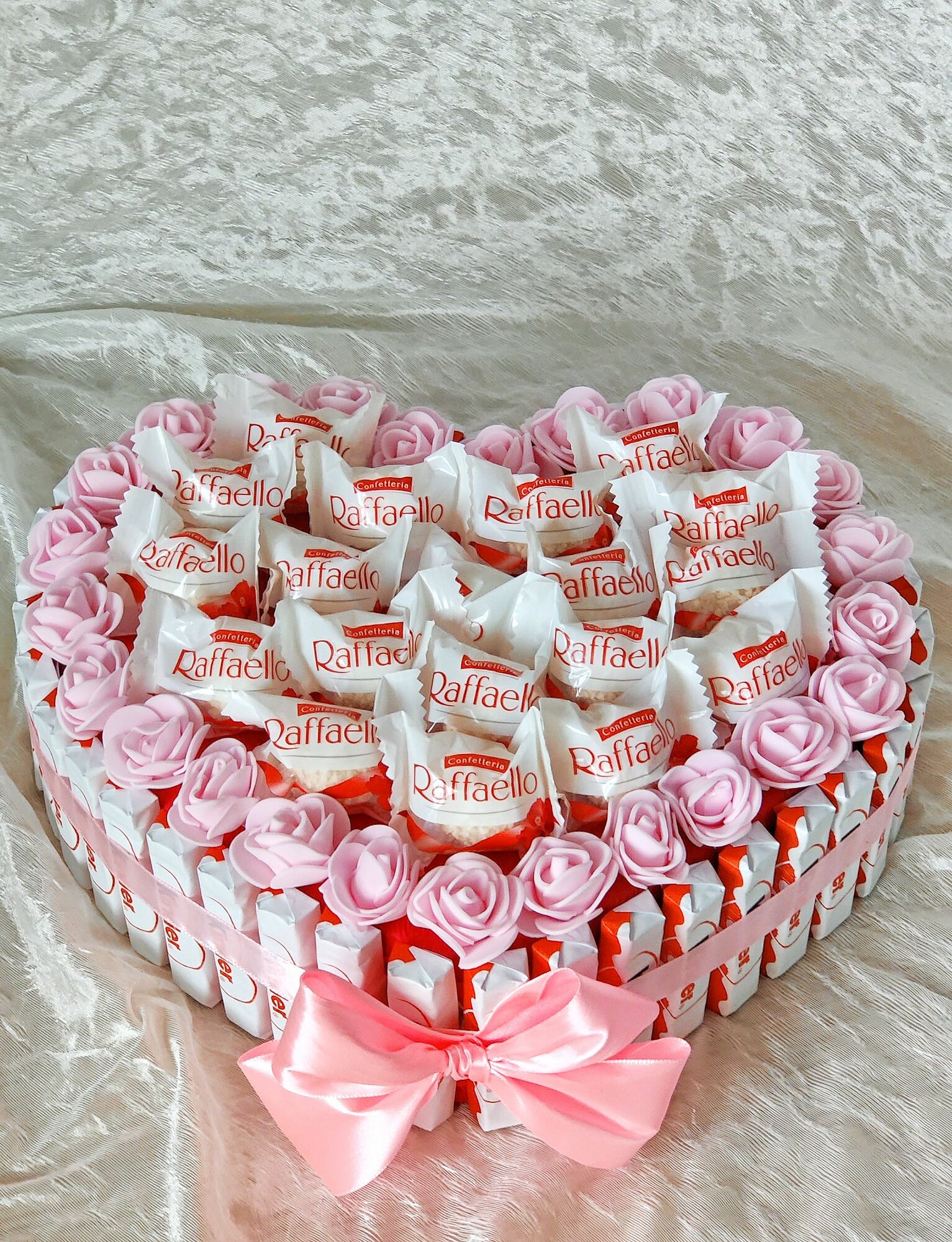 Торт из киндеров "Валентинка"