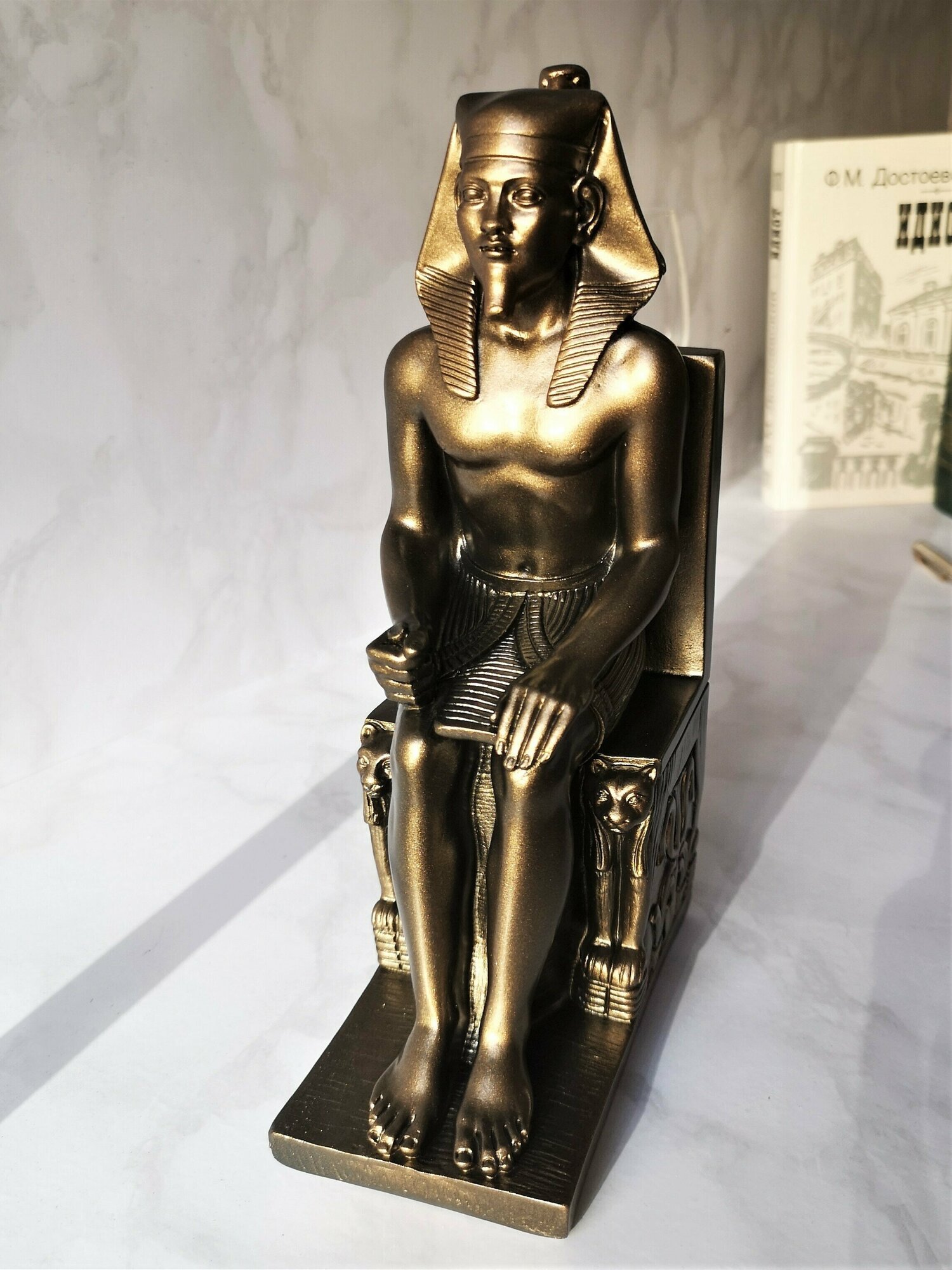 Статуэтка Фараон с орлом, 25см. Бронза, гипс.