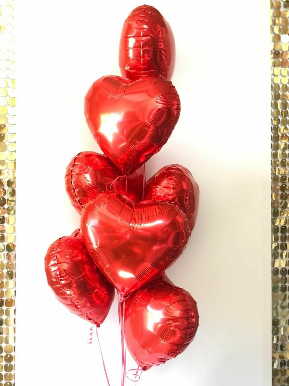 Фонтан из красных сердец