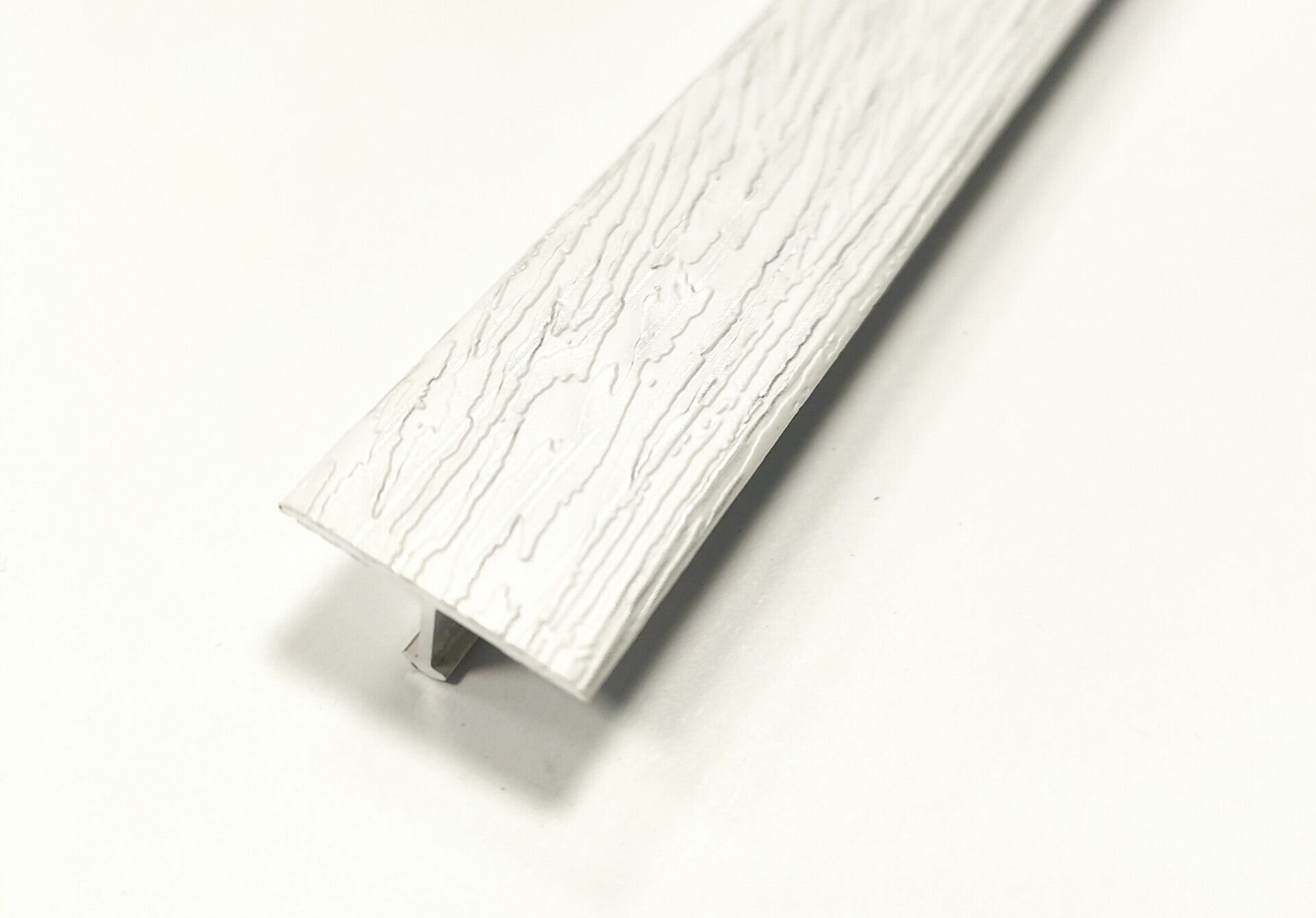 Порожек Т-образный алюминиевый гибкий для напольных покрытий, ширина 18мм, длина (комплект 900 мм + 1800 мм) ламинированный ПТ-18 Северная береза