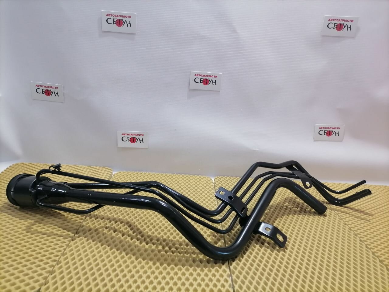 Горловина топливного бака toyota rav4 usa 2000-2005 7720142051 7720142130 7721042051