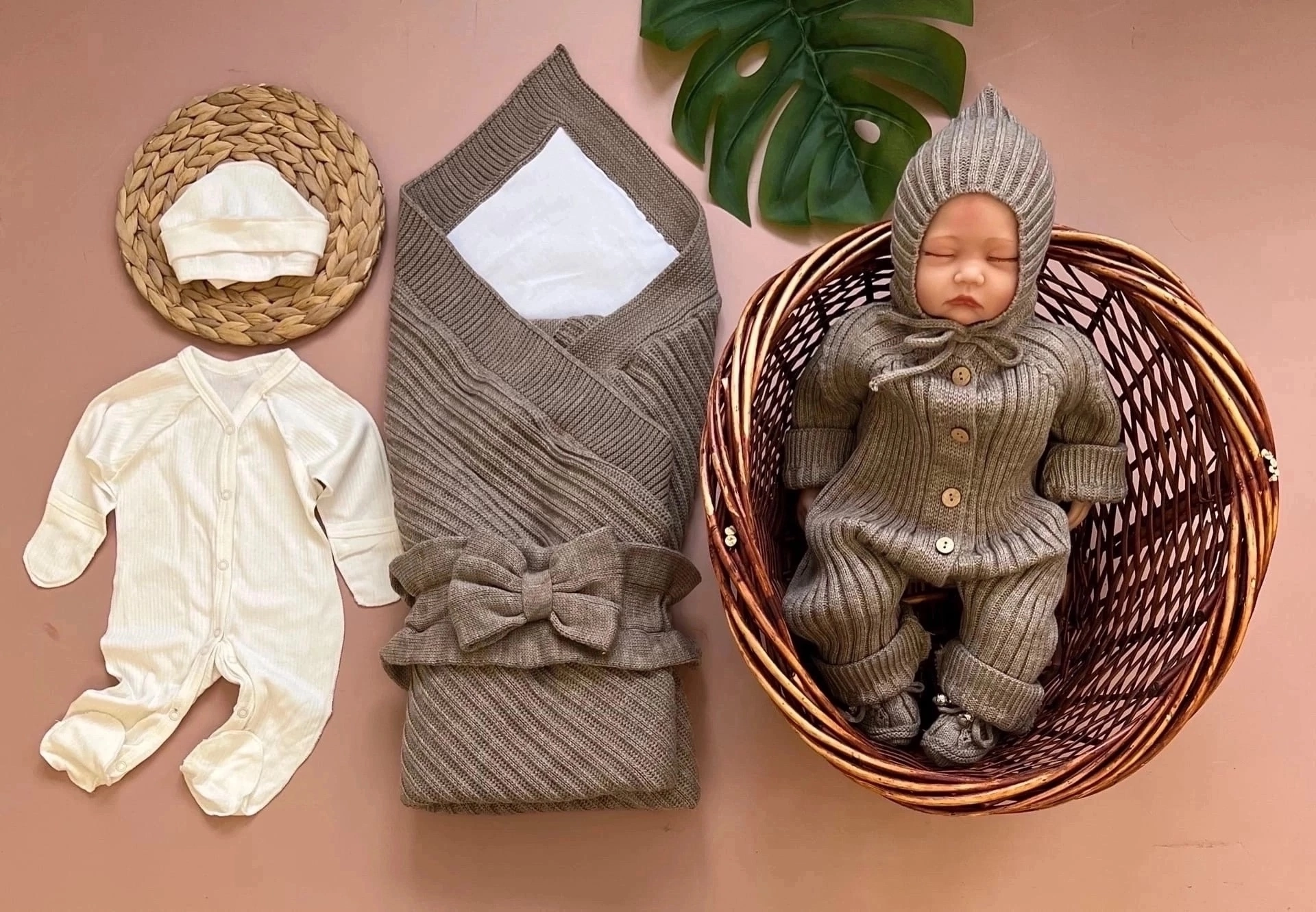 Конверт для новорожденных на выписку вязаный 0-6 комплект в роддом весна шоколад