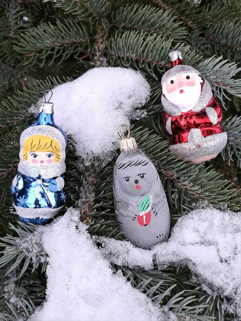 Набор стеклянных елочных игрушек Дед Мороз, Снегурочка и Еж, Игрушки новогодние стеклянные. Ручная работа