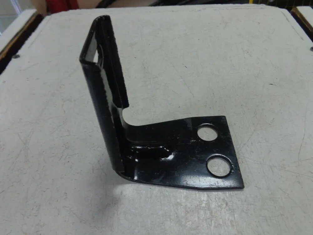 Кронштейн крепления приемной трубы ГАЗ-3302 дв. 406