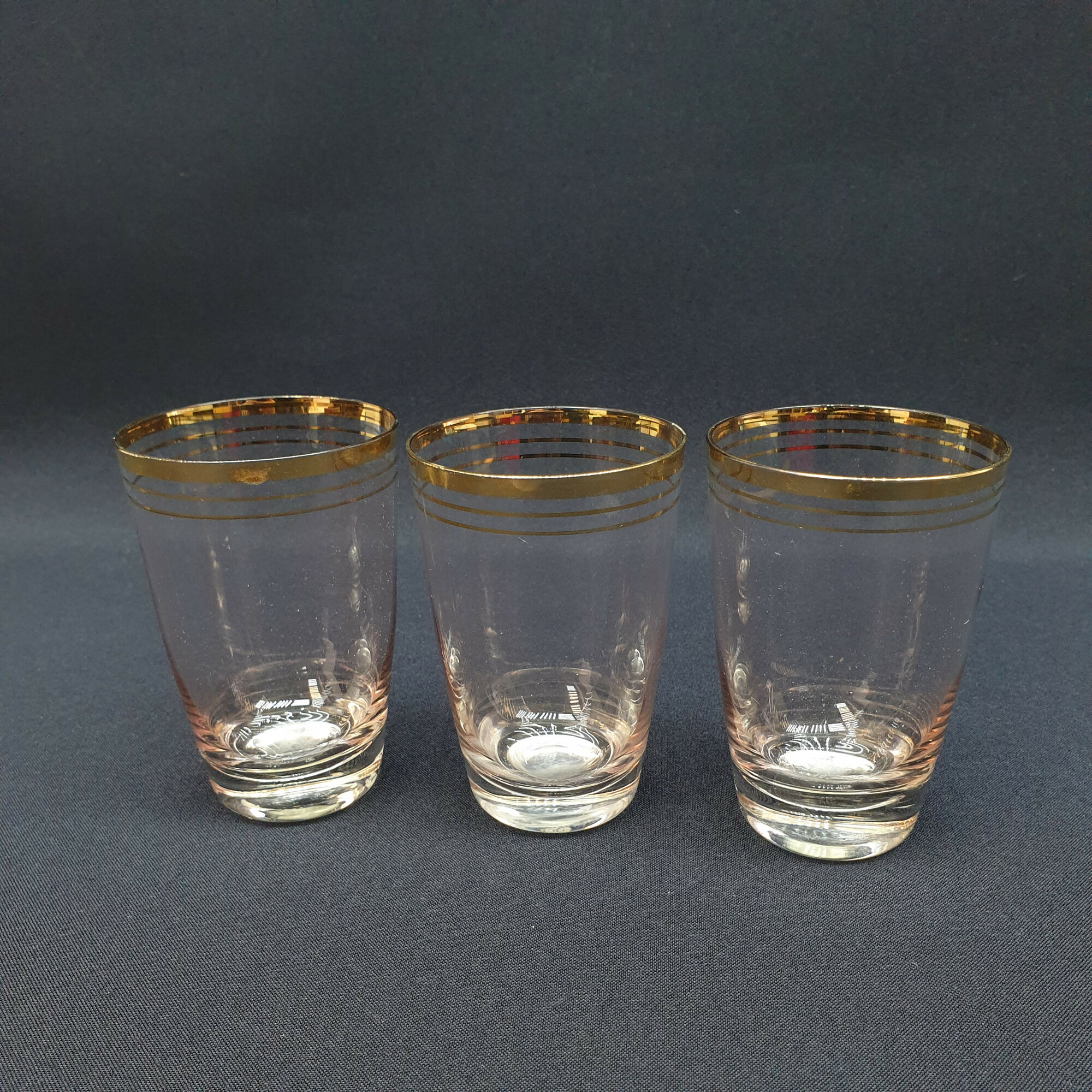 Винтажный набор из 3 стаканов 200 мл, цветное стекло, позолота, СССР.