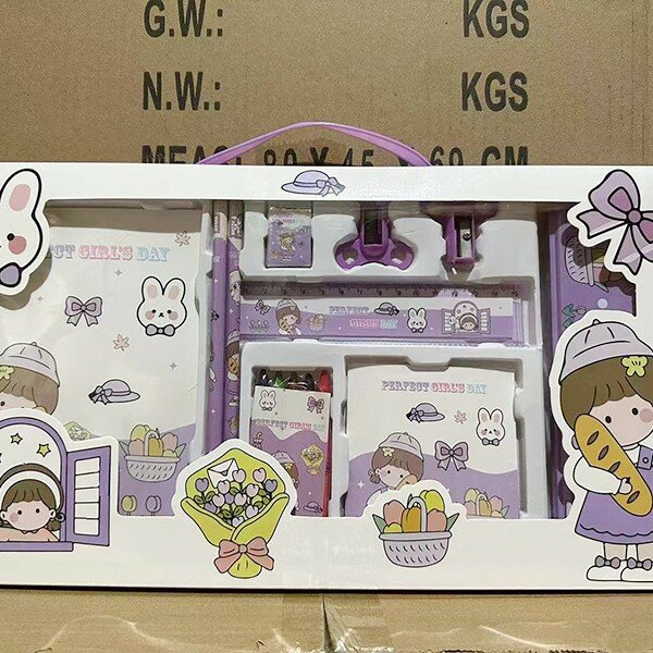 Подарки для учеников начальной школы, детские подарки, призы, школьные принадлежности, наборы канцелярских товаров к началу учебного года, подарочные коробки оптом.