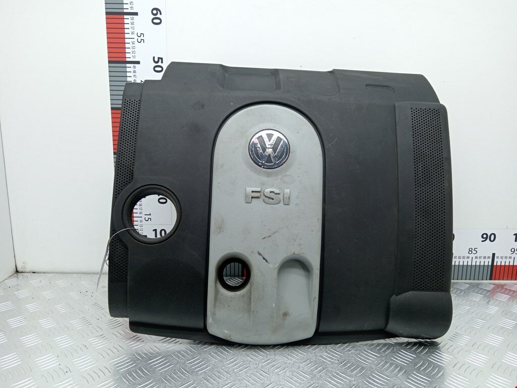 Корпус воздушного фильтра Volkswagen Golf 5 03C129607N арт. 1761177